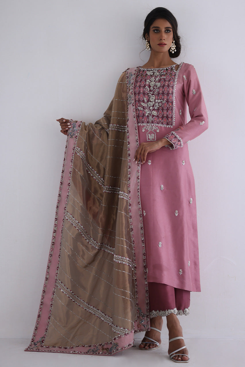 Amavi – Nida Azwer Atelier